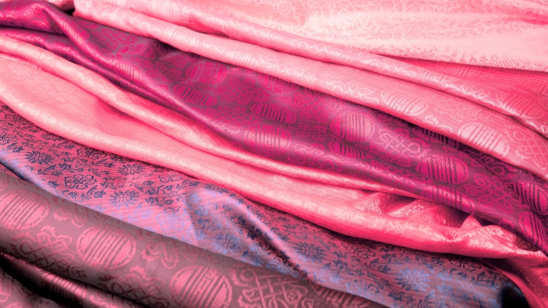 Silk Fabrics: The Ultimate Choice for Elegant Indian Clothing